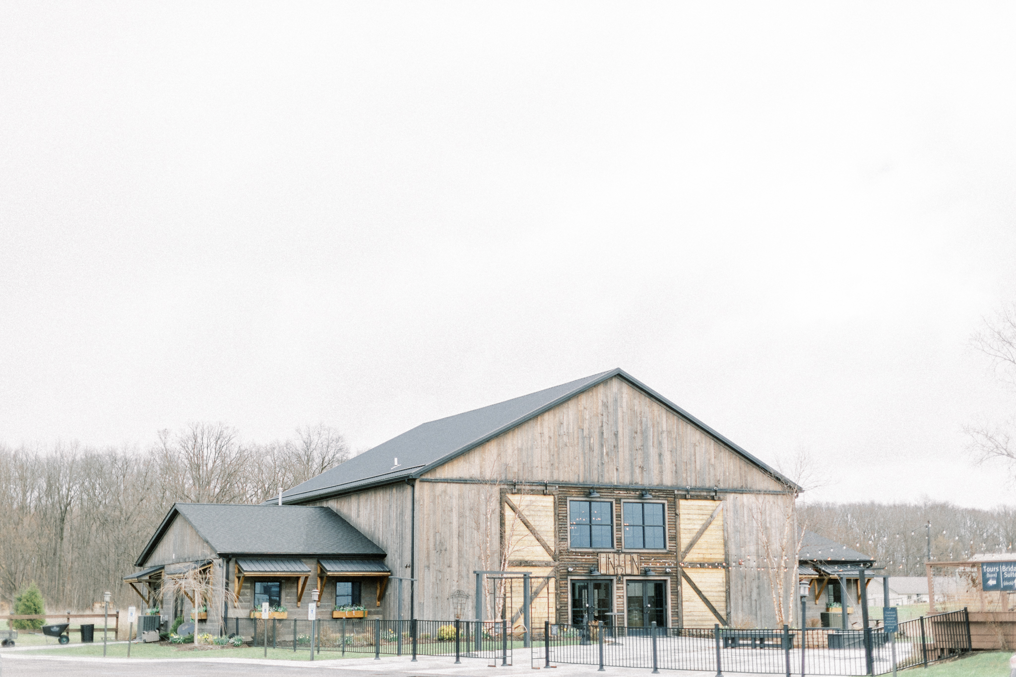 A Lavender + Navy Blue Spring Wedding at Union 12 | Mr + Mrs Lavy