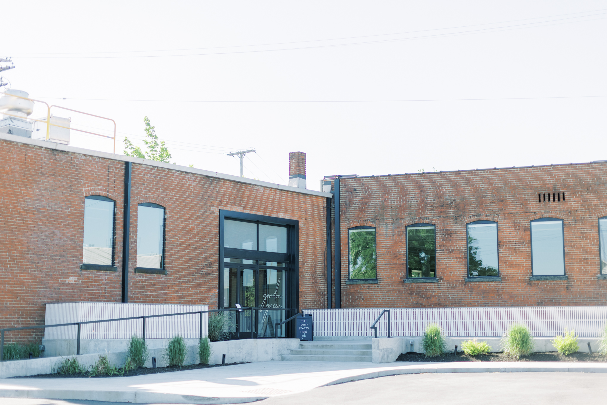 A Modern Wedding at Gordon Green in Cleveland | Mr + Mrs Barnhart