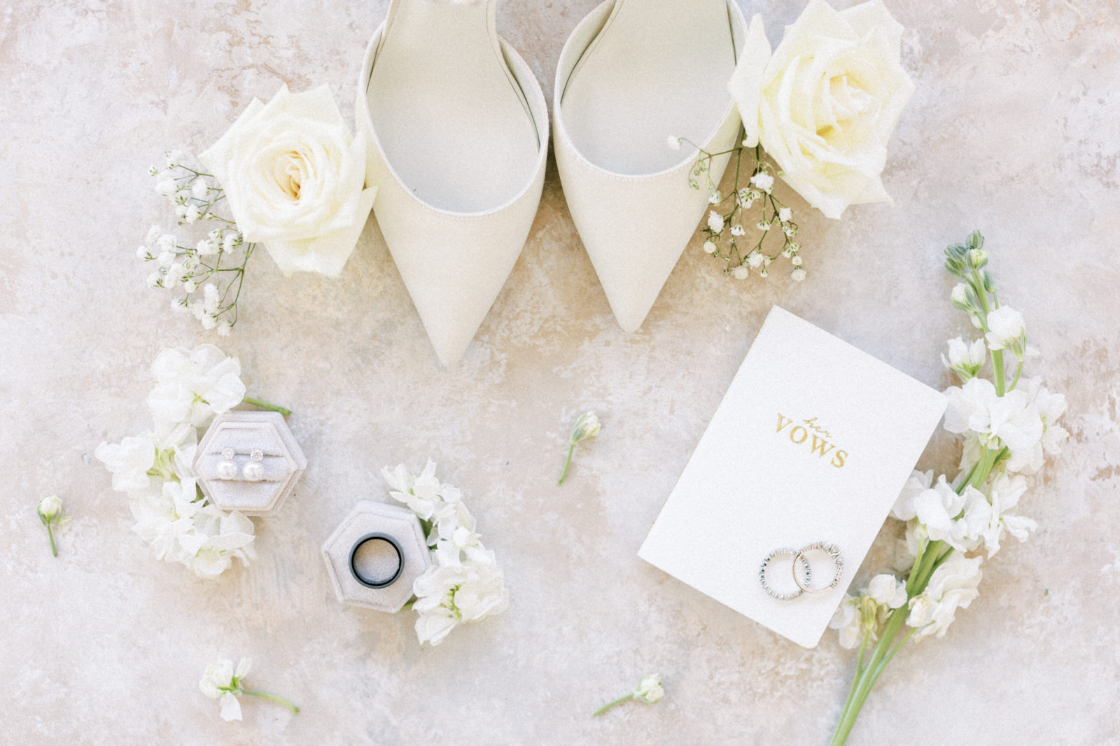 A Modern Wedding at Gordon Green in Cleveland | Mr + Mrs Barnhart