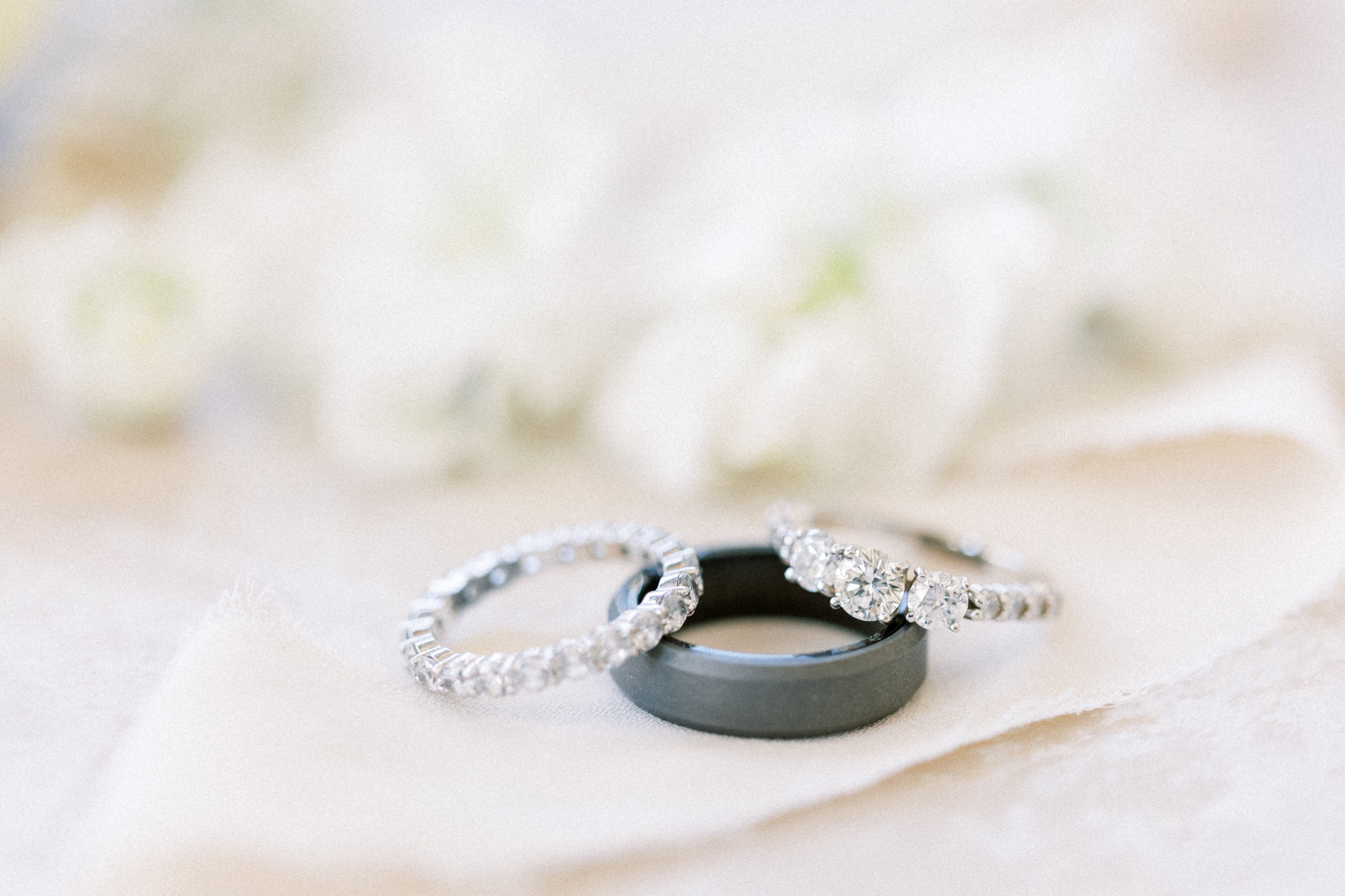 A Modern Wedding at Gordon Green in Cleveland | Mr + Mrs Barnhart