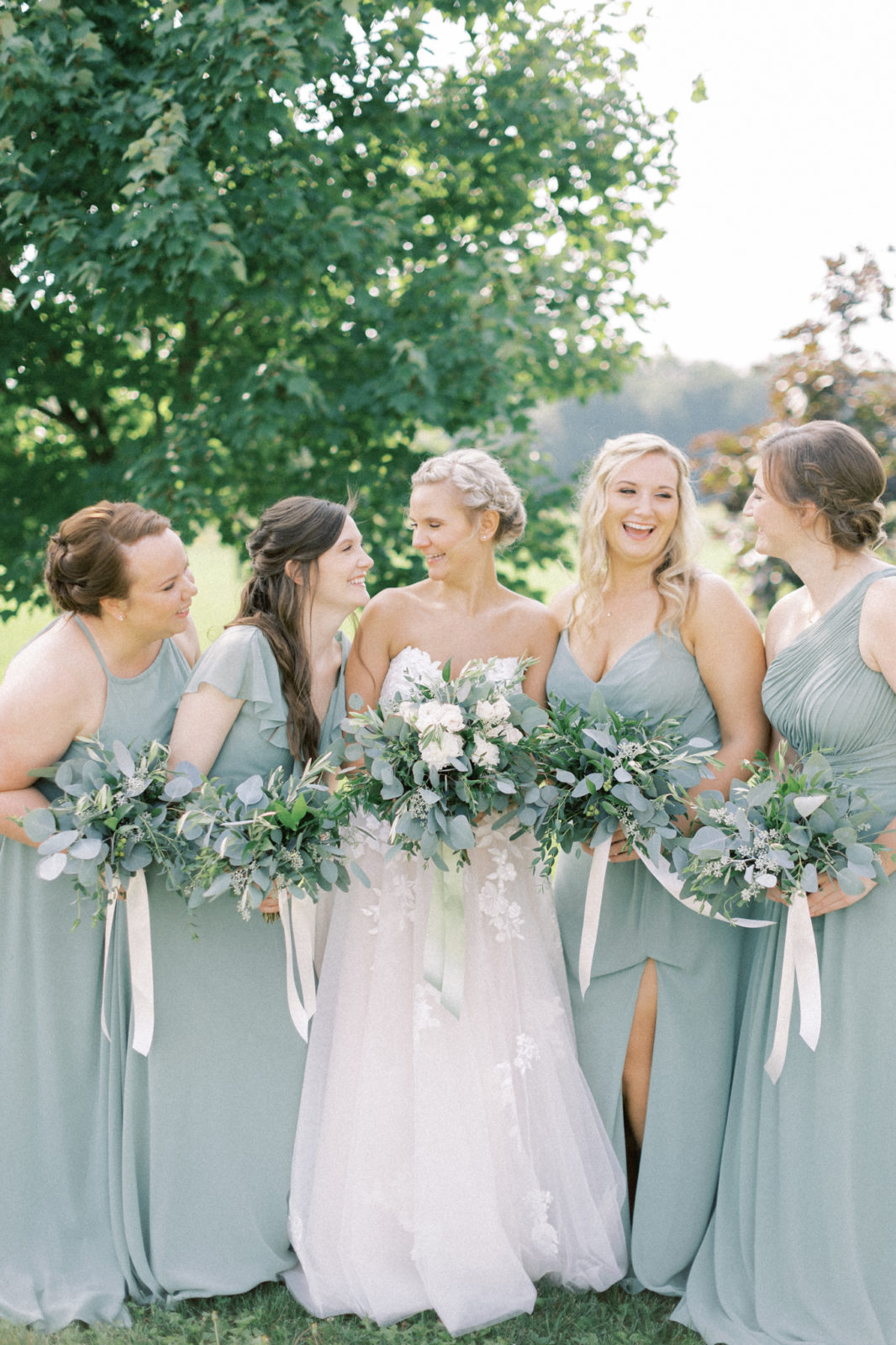 A Traditional Michigan Wedding in Grand Rapids | Michelle + Vince