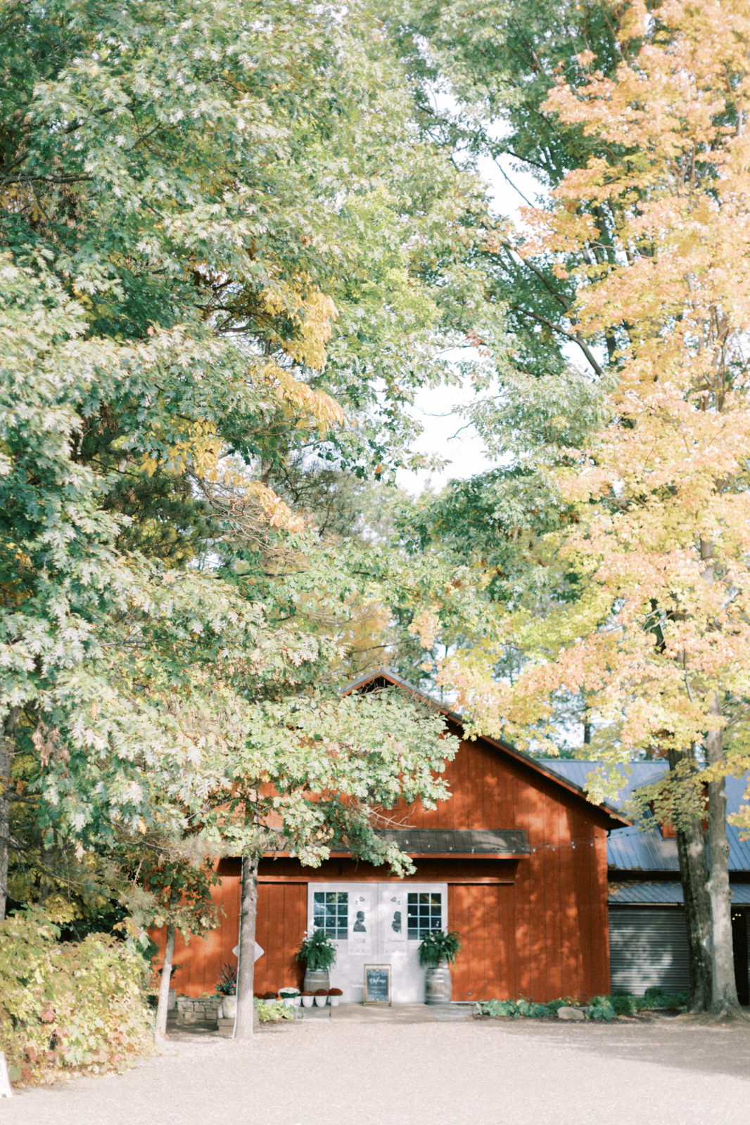 A Romantic Fall Wedding at Gable Hill | The Roth's